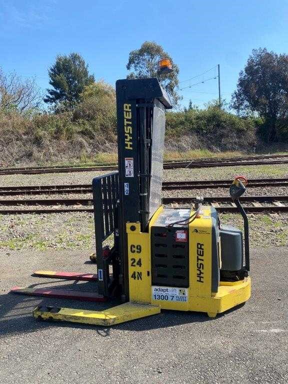 HYSTER W30ZR Walk Behind Pedestrian Reach Truck Auction (0005-5054213 ...