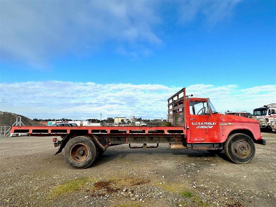 International AB 160 Series 4 x 2 Tray Body Truck Auction (0002-3026897) | Grays Australia