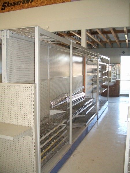 1 x Pallet of Outrigger Shelf Supports Auction (0039-3026944) | Grays ...