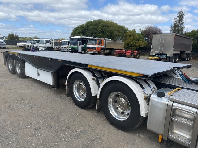 Custom Tandem Flat Top Lead Trailer Auction (0030-8018188) | Grays ...