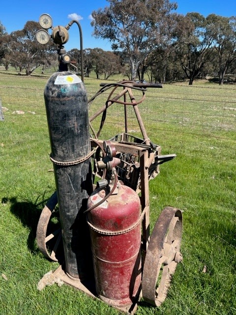 Oxy Set Auction (0030-5054320) | Grays Australia