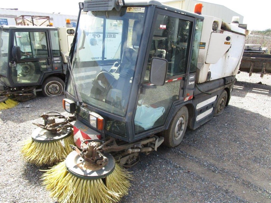 Schmidt 250 Swingo 380L Street Sweeper Auction (0002-7047915) | Grays ...