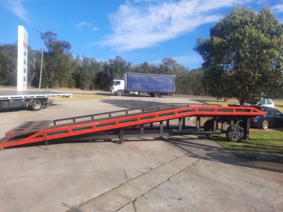 Movable Dock Loading Ramp Auction (0018-5054422) | Grays Australia