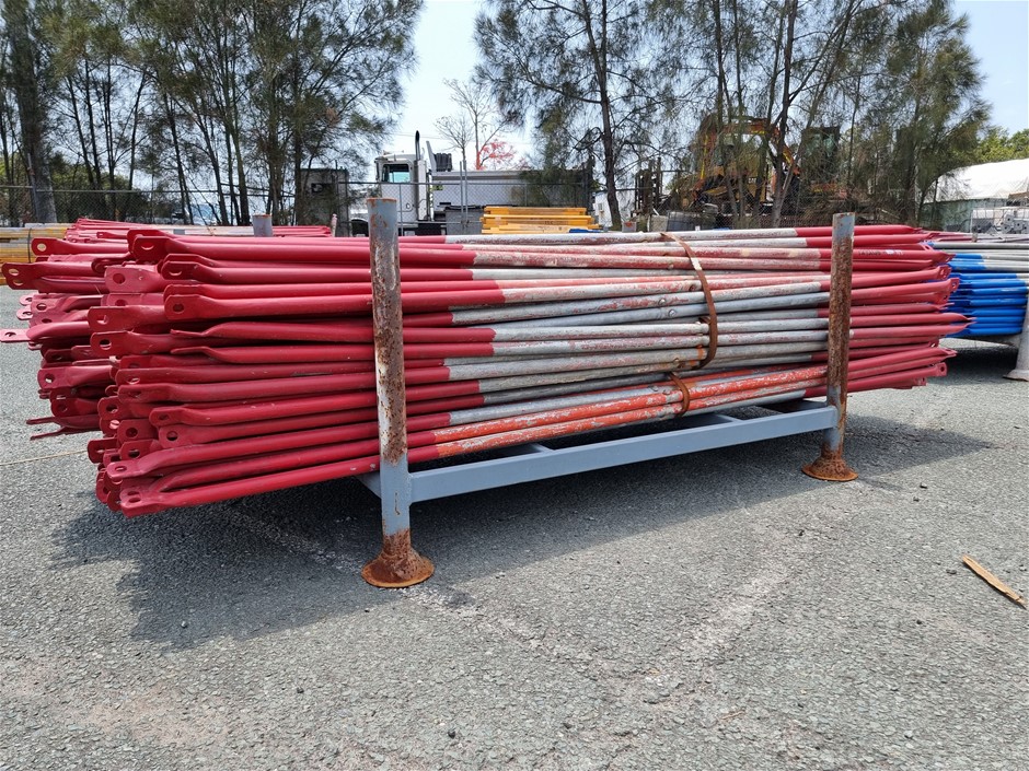 Stillage Qty Of 2200mm Formwork Braces Auction (0119-7047706) | Grays ...