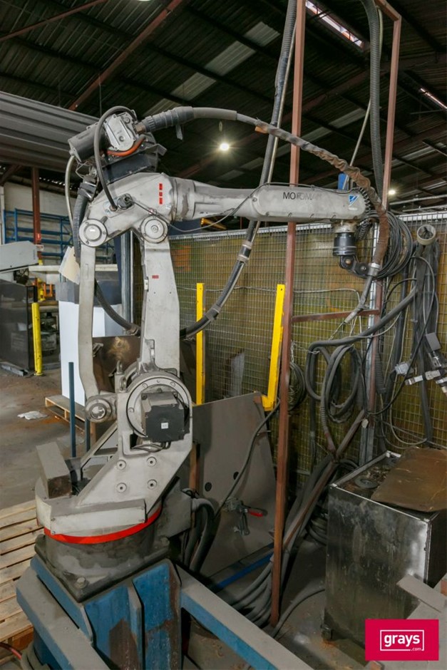 1995 Motoman YR-SK16-C000 Articulated Robotic Welder with Rotating ...