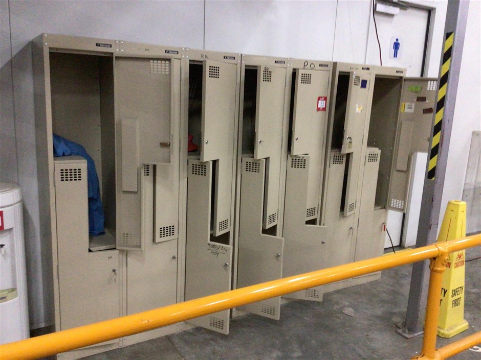 L Shape Steel Lockers Auction (0033-3027305) | Grays Australia