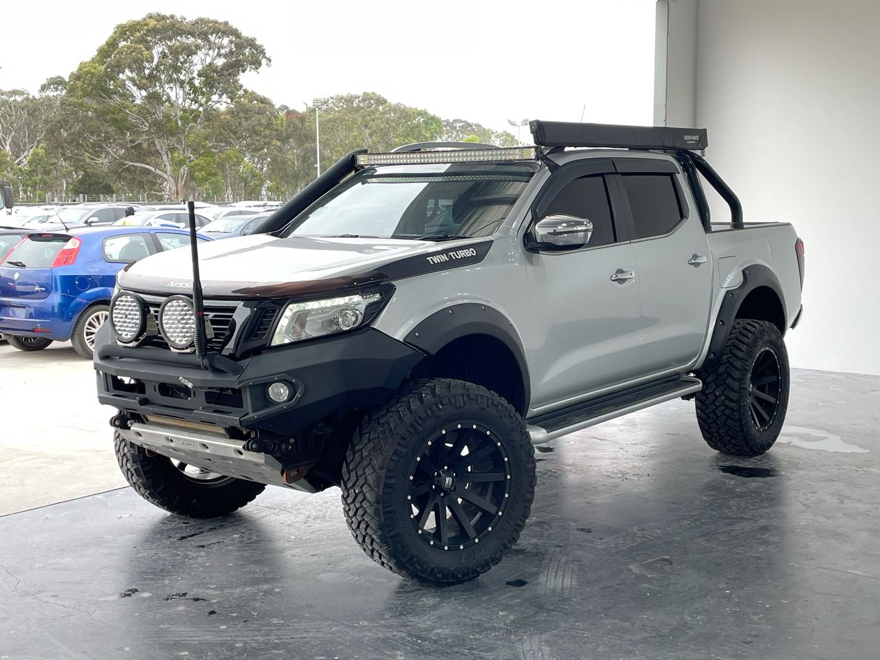 2017 Nissan Navara 4X4 ST-X SERIES 2 Turbo Diesel Automatic Dual Cab ...