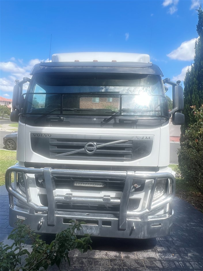2011 Volvo FM460 6 x 4 Prime Mover Truck