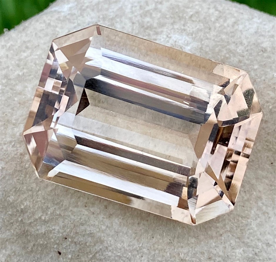 37.70 Carats Imperial Rose Gold Topaz Auction (0001-2556196) | Grays ...
