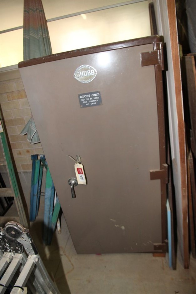Chubb Key Floor Safe Auction (0168-5054335) | Grays Australia