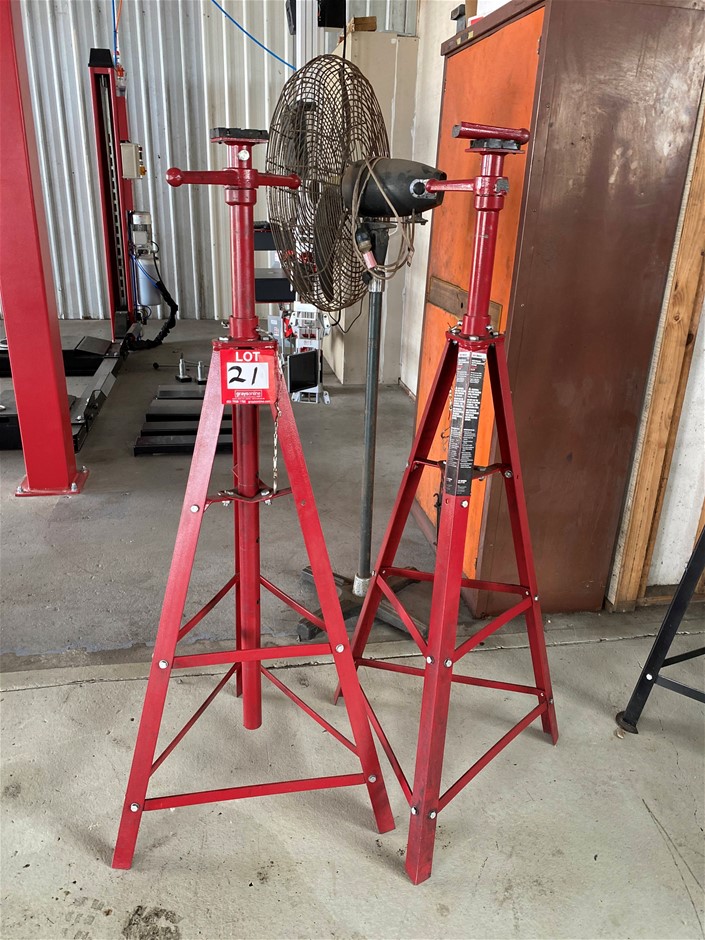 Pair of Repco Tripod Style Jacks Auction (0021-7048152) | Grays Australia