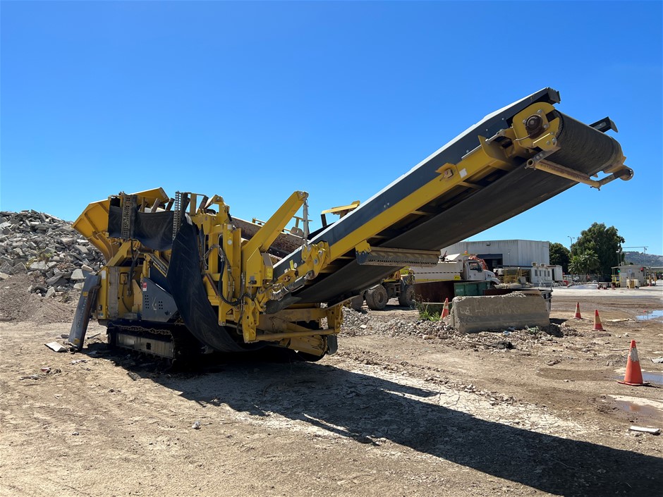 2018 Keestack K4 Mobile Screen Auction (0010-9046077) | Grays Australia