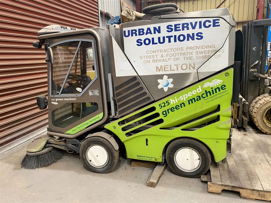 2004 Green Machine 525 Hi-Speed Path Sweeper Auction (0004-3027477 ...