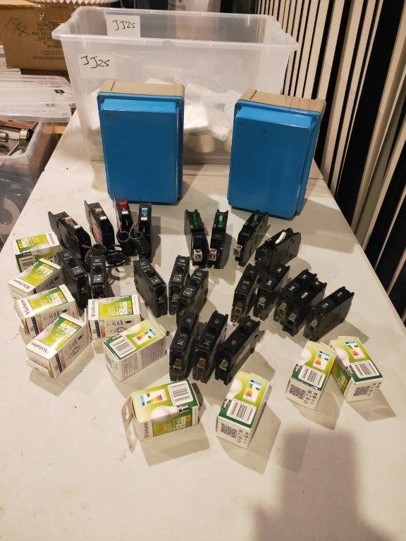 Fuse Box and Fuses Auction (0100-3027694) | Grays Australia