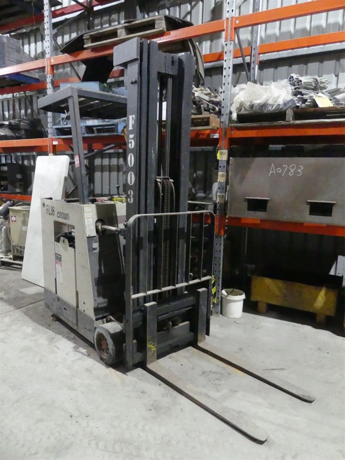Crown 35RCTT240 Stand Up High Reach Forklift (Non Operational) Auction ...