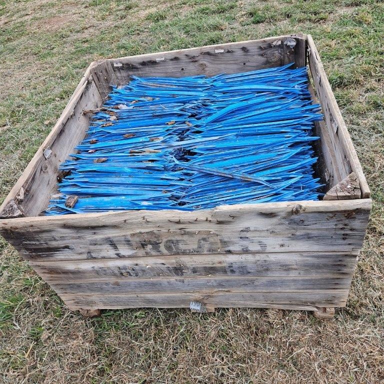 4x Wooden Crates of Plant Spreaders Auction (0113-3027813) | Grays ...