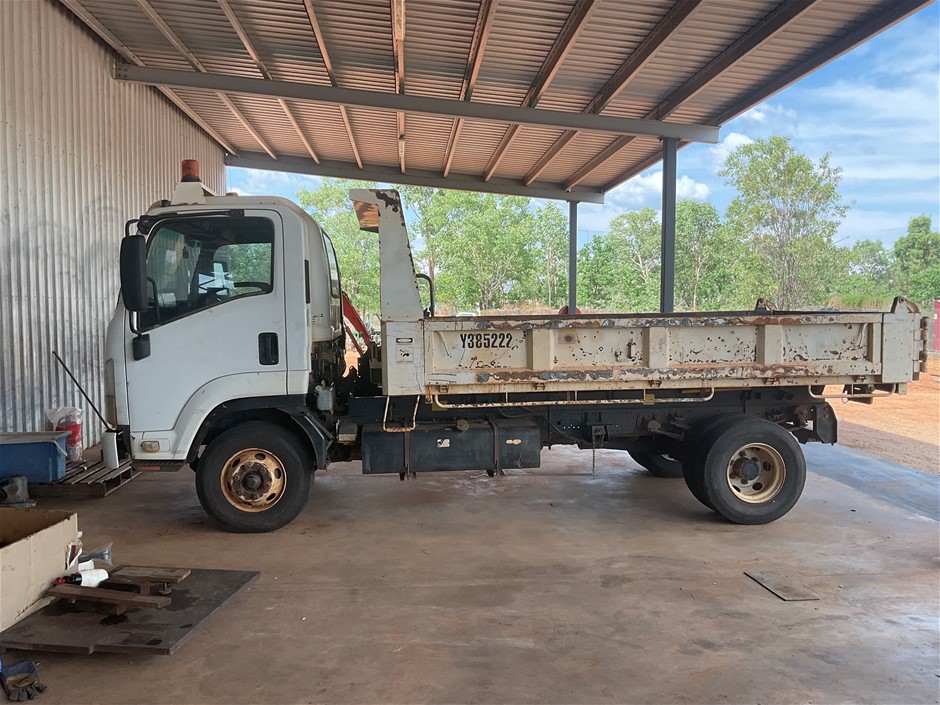 2010 Isuzu FH FRR500 4 x 2 Tipper Truck Auction (0001-8018198) | Grays ...