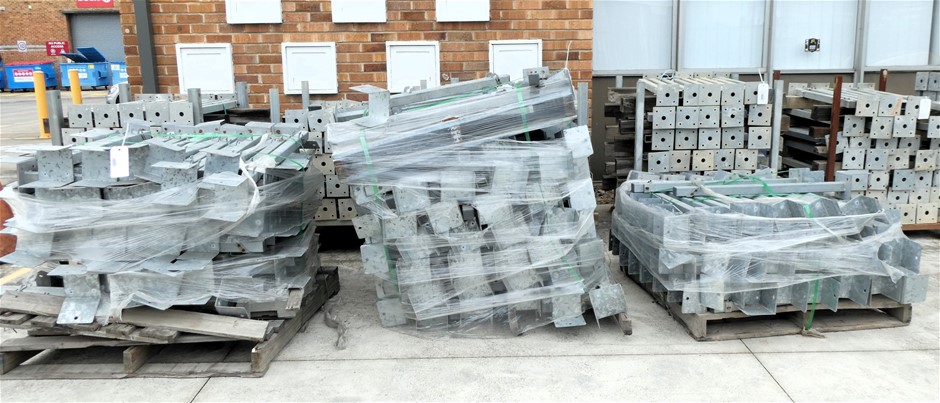 Bundle Assorted of Fortress Fencing XT Edge Protection Barrier Posts ...