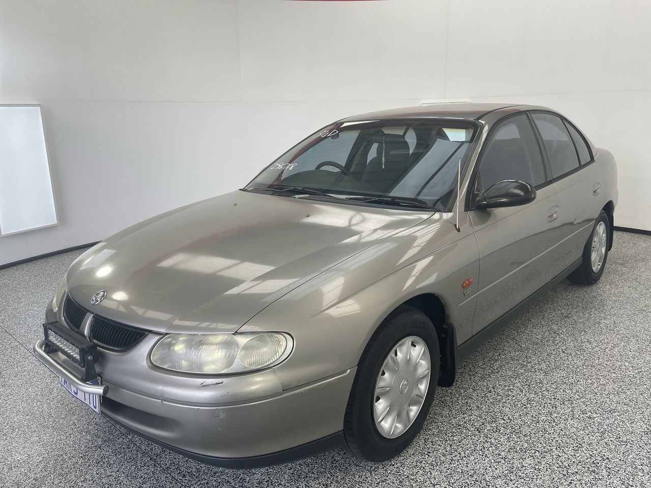 1999 Holden Commodore Executive VT Automatic Sedan Auction (0001 ...