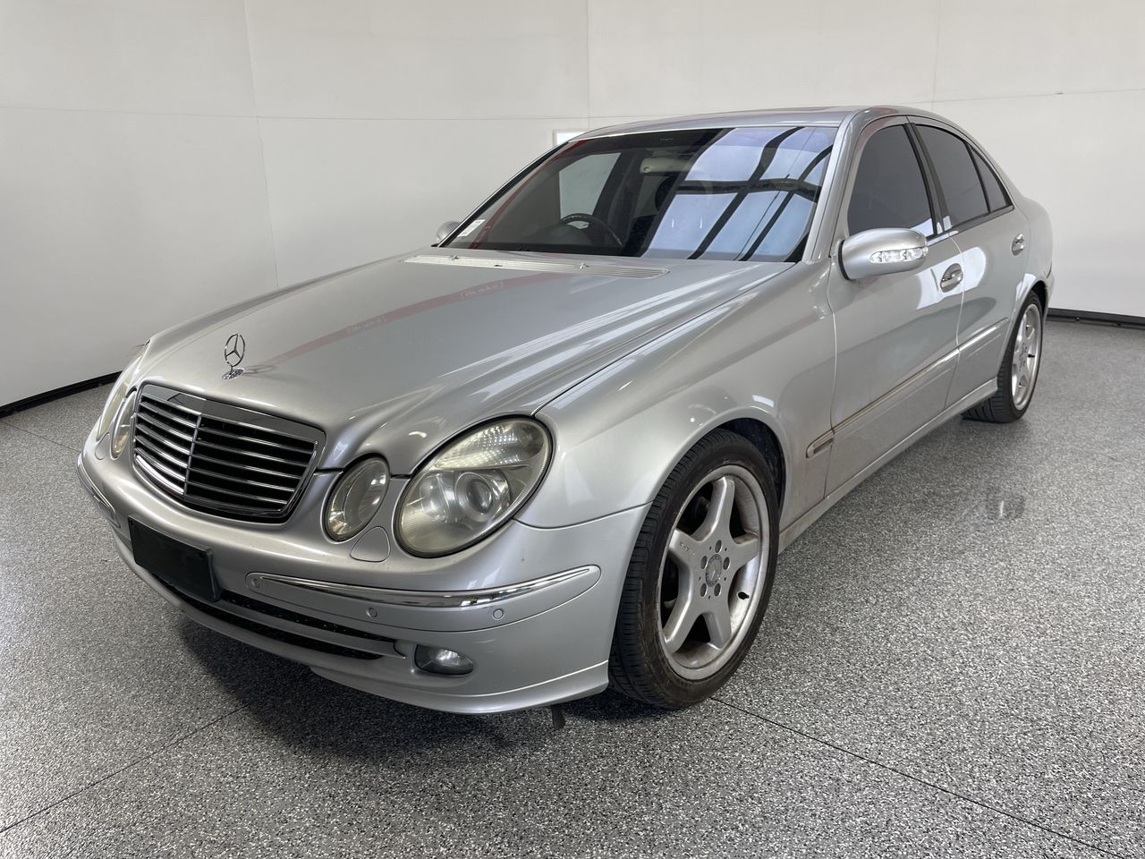 2005 Mercedes Benz E500 Elegance W211 Automatic Sedan Auction (0001 ...