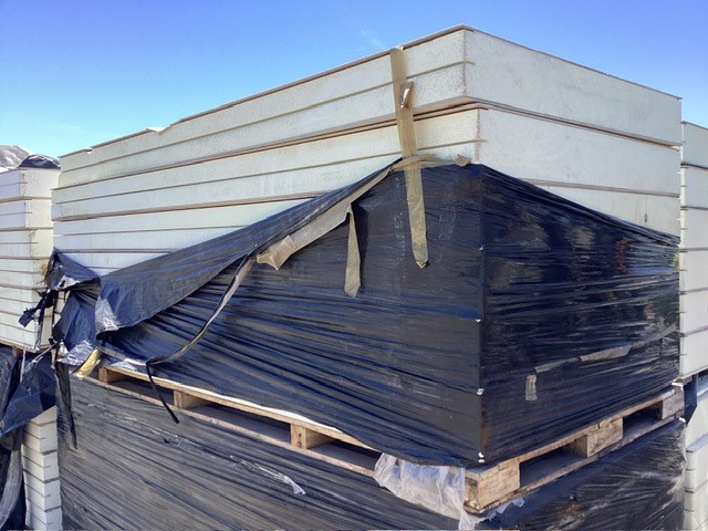 Pallet Of 6 Quick Wall Insulated Panels Auction (0040-9048245) | Grays ...