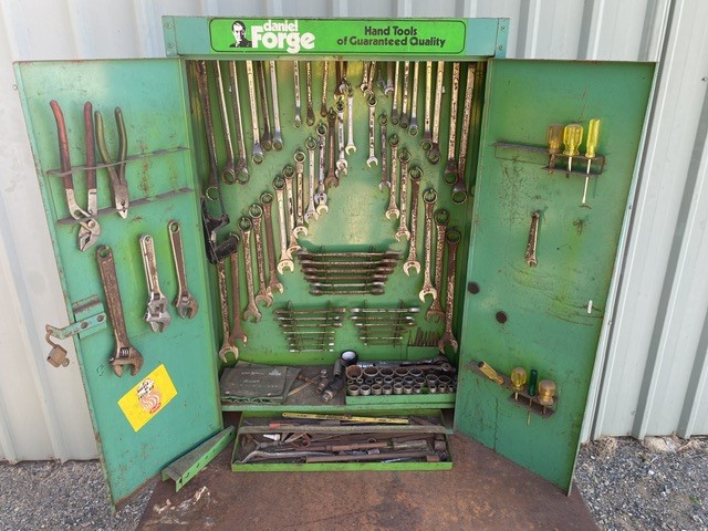 Daniel Forge Wall Mounted Tool Box with Tools Auction (0046-9047178 ...