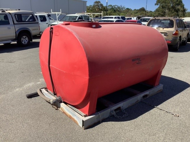 Rapid Plastics 3000lt Poly Water Tank Auction (0067-9048158) | Grays ...