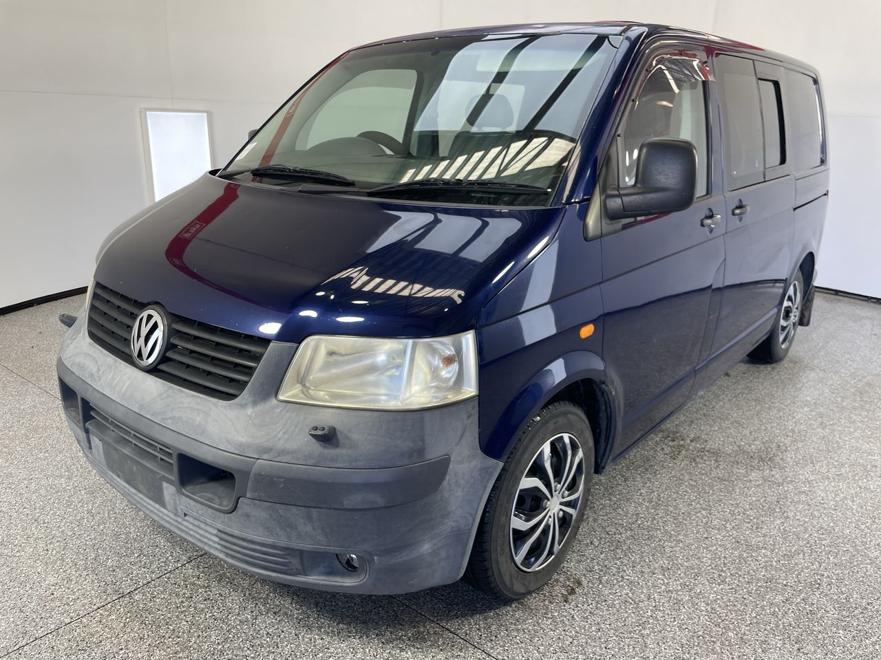 Volkswagen Transporter Manual Van Auction (0001-50507028) | Grays Australia