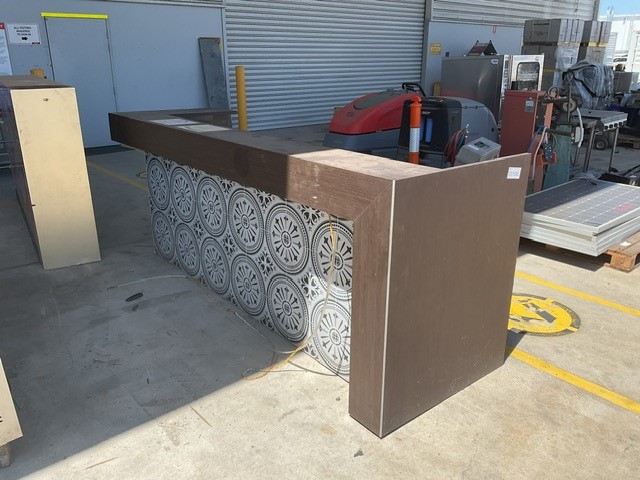 Shop Front Counter Auction (0080-9048598) | Grays Australia