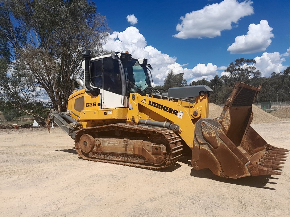 2017 Liebherr LR 636 Crawler Loader (Track) Auction (0001-3027979 ...