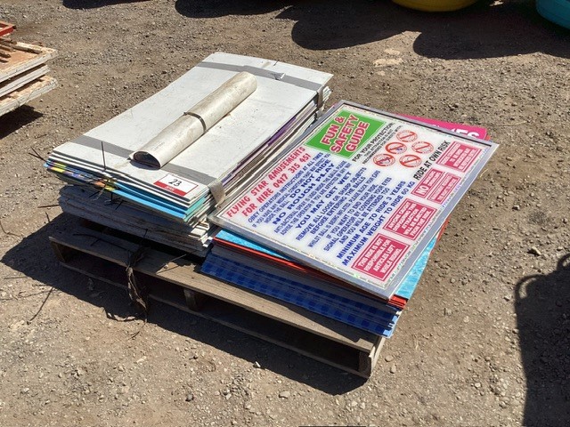 Various Core Flute Signage, Pallet Of Auction (0007-8018448) | Grays ...