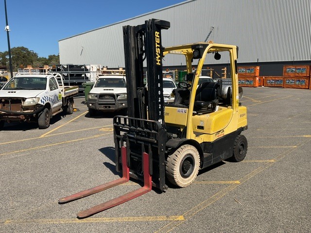 Hyster H2.5FT Counterbalance 2.5T LPG 2 Stage Mast Forklift Auction ...