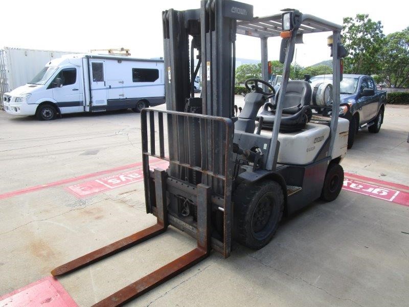 Crown CG33P-3 4 Wheel Counterbalance Forklift Auction (0002-7049680 ...