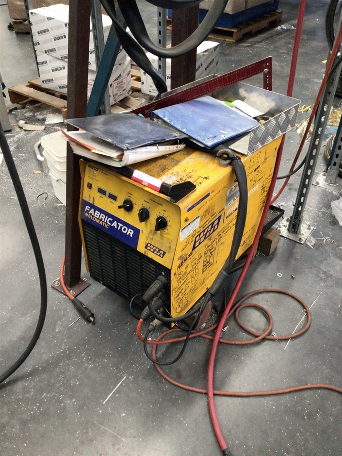 WIA Fabricator Welder with W64 Wire Feeder Auction (0063-7049677 ...