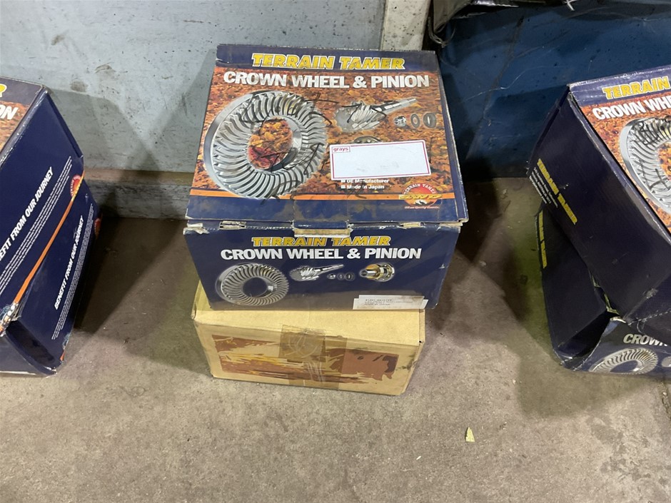 2x Crown Wheel & Pinion Set Auction (0138-9048438) | Grays Australia