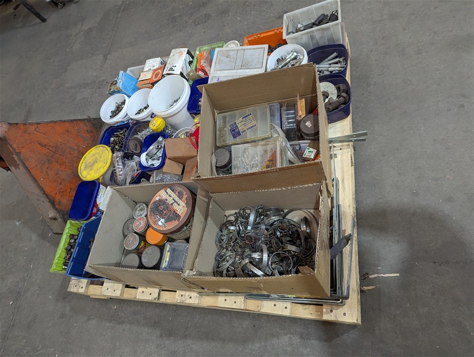 Mixed Pallet of Hardware Auction (0006-3028209) | Grays Australia