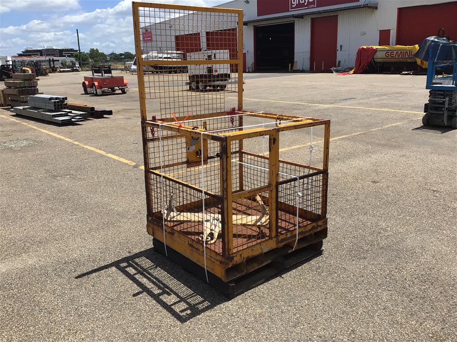 ALL LIFTING Forklift Man Cage Attachment Auction (0010-7049791) | Grays ...