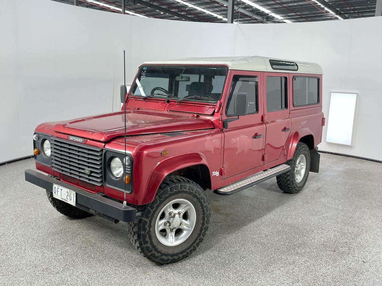 1999 Land Rover Defender 110 Td5 Extreme (4x4) 110 T/D Manual Wagon ...