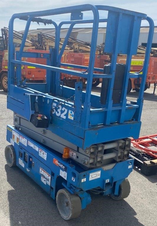 2014 Genie GS1532 Scissor Lift - 15ft (4.5m) - Electric Auction (0040 ...