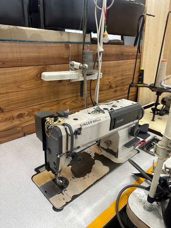 SINGER 691 D300GG Stitch Plain Sewing Machine Auction (0039-5055634 ...