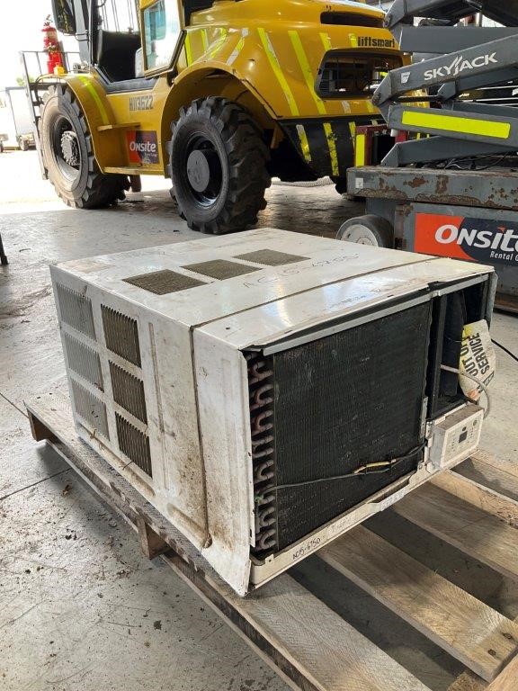 1x Air Conditioner and 5x Assorted Refrigerators Auction (0123-7049708 ...