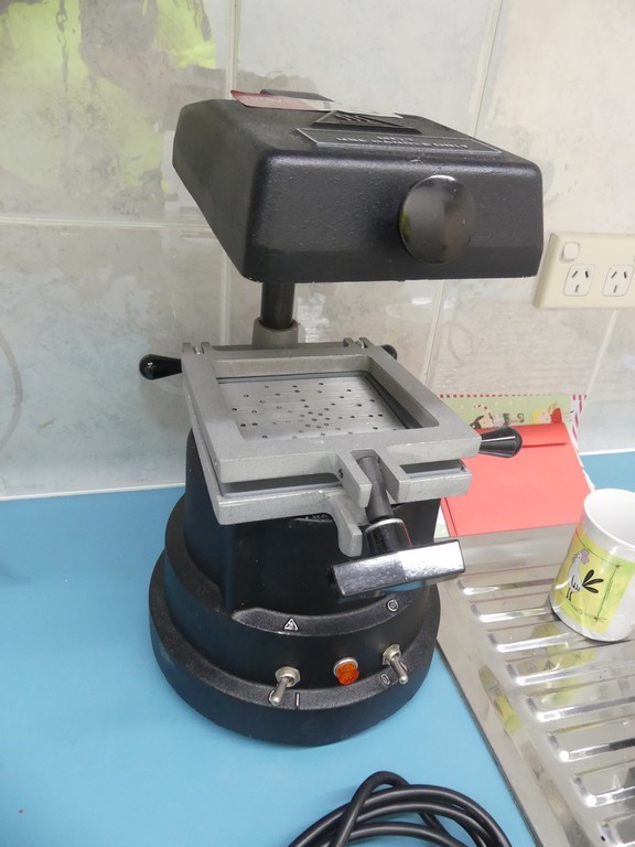 T & S Dental 2020 Dental Suck Down Heat Forming Machine Auction (0013 ...