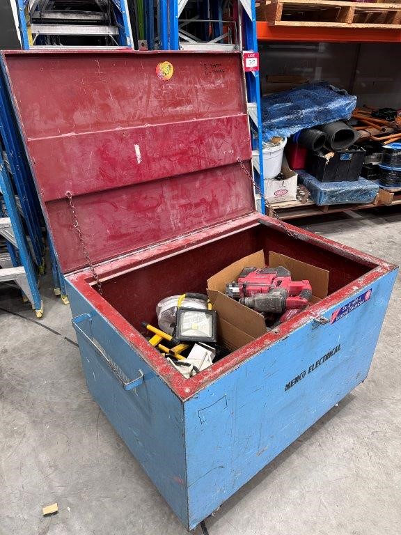 1x Steel Portable Toolbox with Contents Auction (0078-3028486) | Grays ...