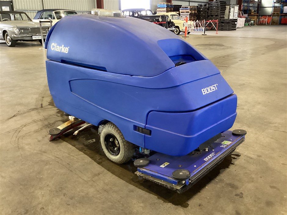 Clarke Boost 32 Walk Behind Floor Scrubber Auction (0005-8018506 ...