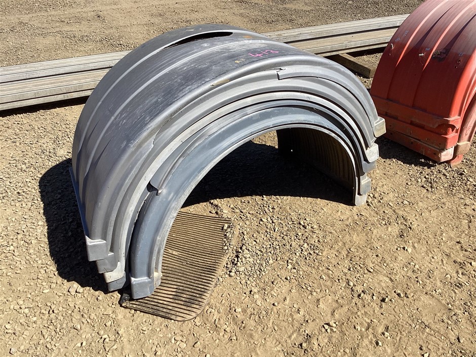 6x Plastic Truck/Trailer Mud Guards Auction (0352-3028913) | Grays ...