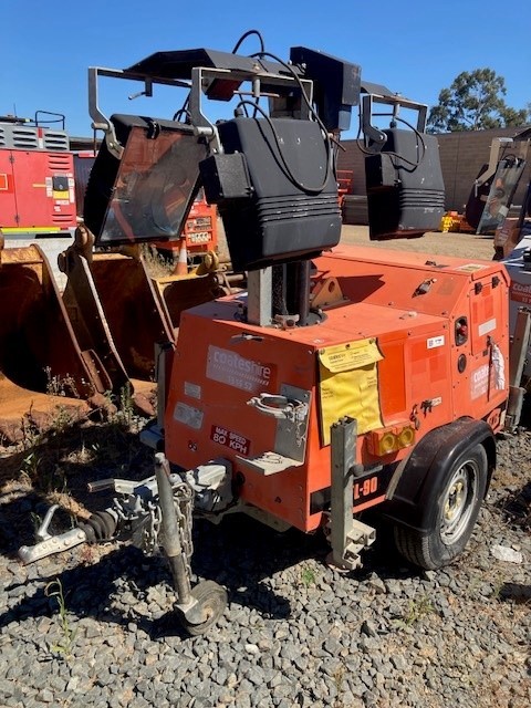 2014 SMC TL90 Lighting Tower 4000W - Hydraulic Vertical Mast Auction ...