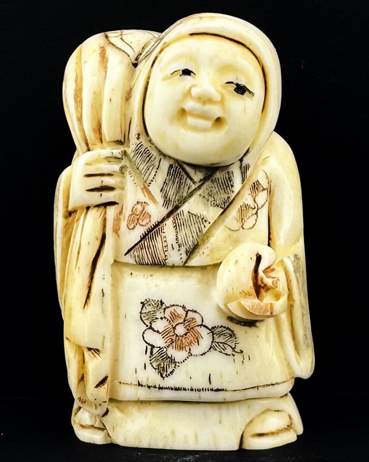c.1890 JAPANESE MEIJI PERIOD HAND-CARVED BONE NETSUKE OF A ROBED FEMALE ...