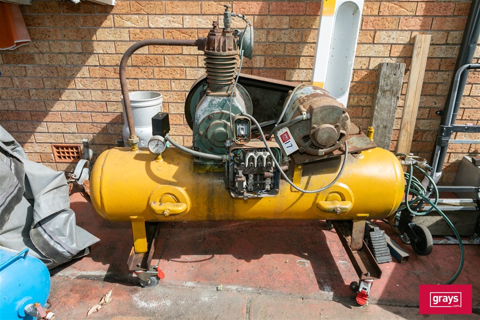 MARKWELL Twin-Cylinder Air Compressor Auction (0017-5056059) | Grays ...