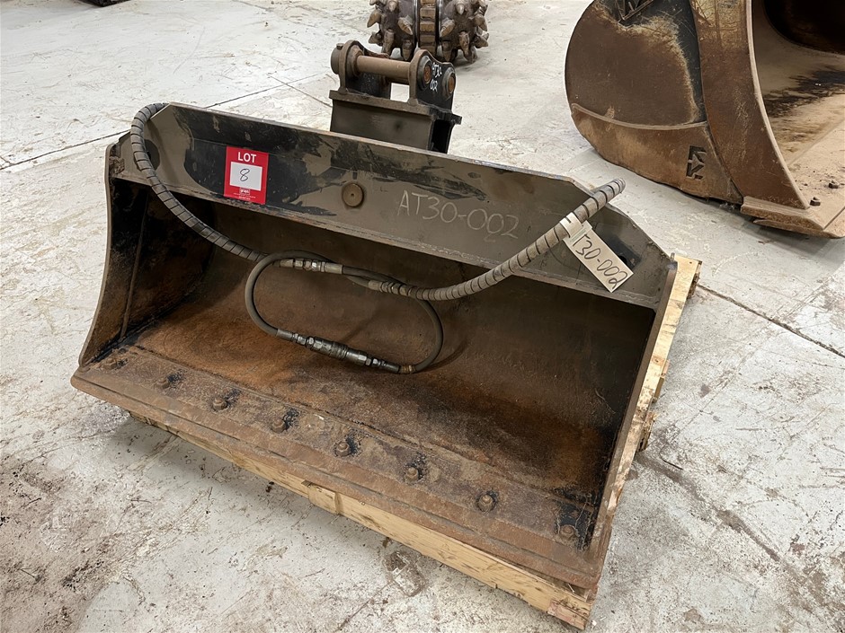 FMA Tilting Bucket - Suits Kubota U25 Auction (0108-3028831) | Grays ...