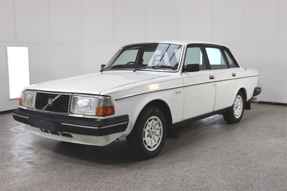 1982 Volvo 244 DL AUTOMATIC Sedan Auction (0001-21025577) | Grays Australia